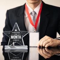China Table Top Acrylic Star Award T Shape Clear Custom Acrylic Medals for sale
