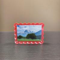 China 4x6 Inch Horizontal Colorful Fluorescent Acrylic Magnetic Photo Frame with Scalloped Edges for sale