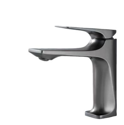China Chrome Centerset Bathroom Kitchen Faucet Tap With Drain 4 Inch Single Hole for sale