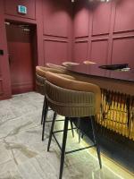 China Modern Coffee High Stool Chair Bar Stool Soft Seat Solid Wood Bar Stools for sale