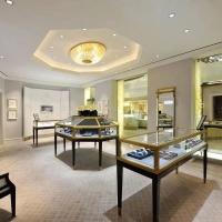China Versatile Luxury Jewelry Counter Showcase Countertop Display Case Anti Rust for sale