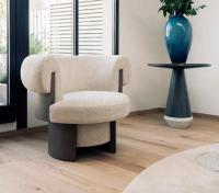 China Apartment Solid Wood Sofa Living Room Creative Single Fabric Leisure Chair for sale