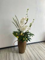 China Ground Vase Standing Floor Planter Creates Hotel Commercial Area Standard for sale