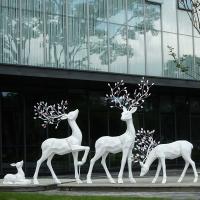 China Fiberglass Sculpture Plum Blossom Deer Hotel Lobby Furniture Garden Landscaping Property for sale