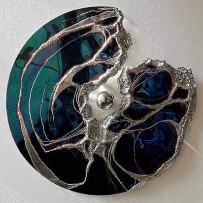 China Metal Round Wall Object Mirror Decoration Unique Interior Welding Design for sale