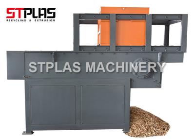 China Industrial Wood Chipper Shredder Machine Single Shaft For Crush Waste Wood for sale