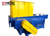 China Single Shaft Plastic Shredder Machine / Chipper Machine For PET Bottle Rubber Tire for sale