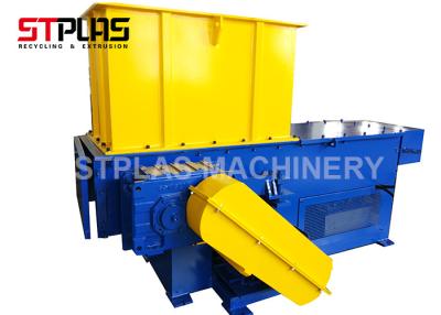 China Single Shaft Plastic Shredder Machine / Chipper Machine For PET Bottle Rubber Tire for sale