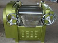 China S200 Three Roller Mill with 200mm Diameter Hard Alloy Rollers for Printing Ink and Pigment Grinding for sale
