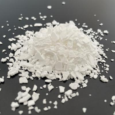 China Industrial Calcium Chloride Dihydrate Flake 74% GB Standard Snow Melt Deicer for sale