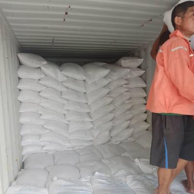 China Industrial Hot Compress Raw Sea Salt 98% Min NaCl 25kg 50kg Bags 7647-14-5 for sale