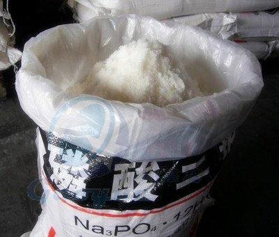 China Trisodium Phosphate TSP Crystal 98% Purity 25kg Bag Industrial Food Grade CAS 7601-54-9 for sale