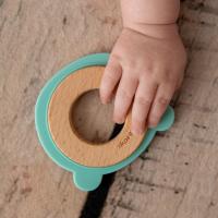 China Mint Green EN71 FDA Approved Wood And Silicone Teether Bear Shape for sale