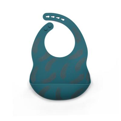 China Food Grade Soft Waterproof Easy Clean OEM ODM Baby Silicone Bib for sale
