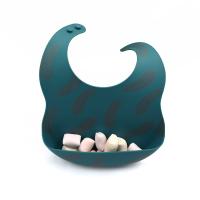 China Food Grade Soft Waterproof Easy Clean OEM ODM Baby Silicone Bib for sale