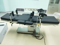 China Electric Hydraulic Operating Table Clinic Exam Tables Electric Push Rod Doctor Exam Table Pediatric Examination Table for sale