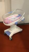 China Hospital Child bed baby crib Hydraulic System Control 25kg Load Hospital Baby Trolley White for sale