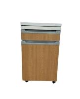 China Aluminum Plate Structure Hospital Bedside Cabinet Table Wooden Color With Castors for sale