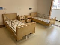 China Hospital Aluminum alloy guardrail wood  material two function manual bed for sale