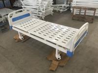 China Single Crank Manual Medical PatientCare Bed Manual Hospital Bed for sale