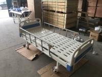 China 2 Cranks Hospital Manual Patient Bed Steel Spray Plastic Frame for sale