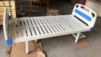 China Single function Medical Use Manual Hospital Bed One  Cranks Without Castors for sale