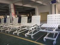 China 2 Cranks Hospital Manual Patient Bed Steel Spray Plastic Frame for sale