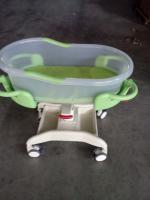China Three Color Adjustable Hospital Baby Crib Medical Mordern for sale