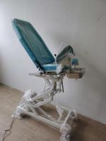 China Multifunction Obstetric Table Hospital Delivery Bed With Brake 5 Inch Castors for sale