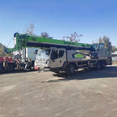 China Heavy-Duty Construction ZTC250 25 Ton Used Truck Cranes with Engine from Zoomlion for sale