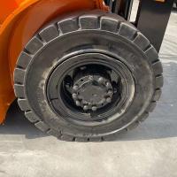 China Non-slip Off-road Tire 2 Doors 2.5ton Electric Forklift with 2500 kg Weight for sale