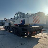 China 25 Ton Zoomlion Construction Crane with White Color and Hydraulic Cylinder for sale