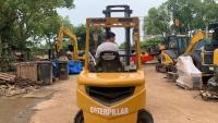 China 3 Ton Diesel Cat Forklift in Japan with Standard Lifting Height and 150mm Fork Width for sale