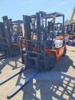China Clean and Powerful 2.5 Ton Diesel Forklift Truck for Cargo Transportation on Farms for sale