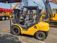 China Komatsu 3 Ton Diesel Forklift with Lifting Tools in Good Condition for sale