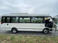 China 30 Seats Luxury COACH Buses in 2024 with Euro 3 Manual Transmission Type for sale