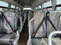 China Yutong 54 Seater Diesel Coaches Bus in White Great Performance and Fuel Efficiency for sale