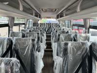 China Luxury 39 Seats Right Hand Drive Tour Bus Used Coach Bus with 9.726L Engine Capacity for sale