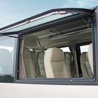 China Compact and Durable Small Bus Mini Van with Dimensions L x W x H mm 8040 x 2480 x 3160 for sale