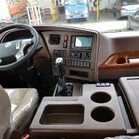 China 310HP Used SINOTRUK 4x2 Tractor Truck Trailer Head with Online Support and Touch Screen for sale