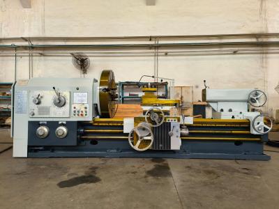 China Heavy Duty Manual Metal Lathe CW61100: 3-Ton Load Capacity With 600mm Hardened Guideway for sale