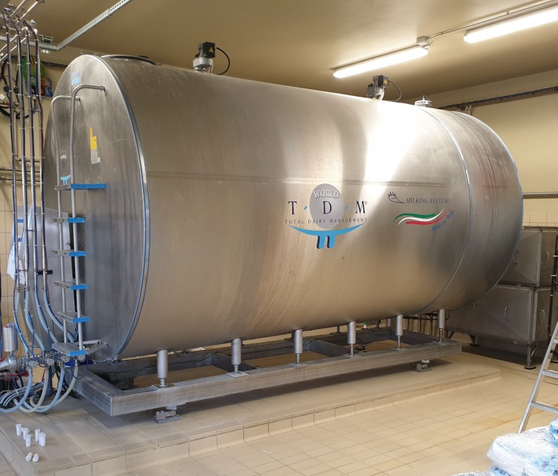 Horizontal silo supported on frame with 4 shear beam load cells. Horizontal silo supported on frame with 4 shear beam load cells.