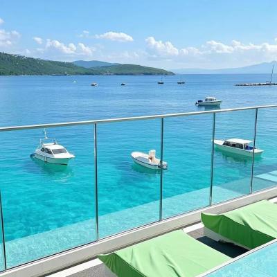 China Durable Flat Tempered Float Glass For Secure Shower Room for sale