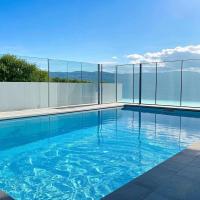China 12mm Tempered Glass Pool Partition With Custom Packaging for sale