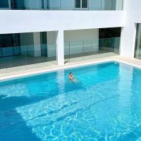 China 12mm Tempered Glass Pool Partition With Custom Packaging for sale