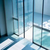 China Custom Tempered Safety Glass Door Stylish Laminate Finish Available for sale