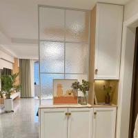 China Corrugated Tempered Decorative Glass 8mm Explosion Proof Water Textured Glass Partition Wall for sale