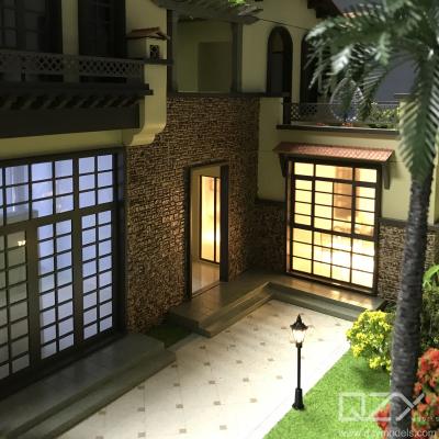 China 1:25 Spanish Style Villa Model with Electric Lift System for Real Estate Display for sale