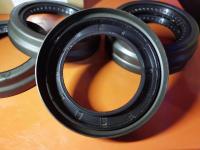 China Factory Direct Sales High Quality Heat Wear Resistant Truck Parts Truck Rear Wheel Oil Seal for Truck Fleet Maintenance for sale