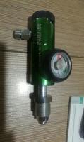 China Mini Oxygen Regulator with Aluminum Material 0-8 Lpm CGA 540 Connector Brass Sleeve for sale